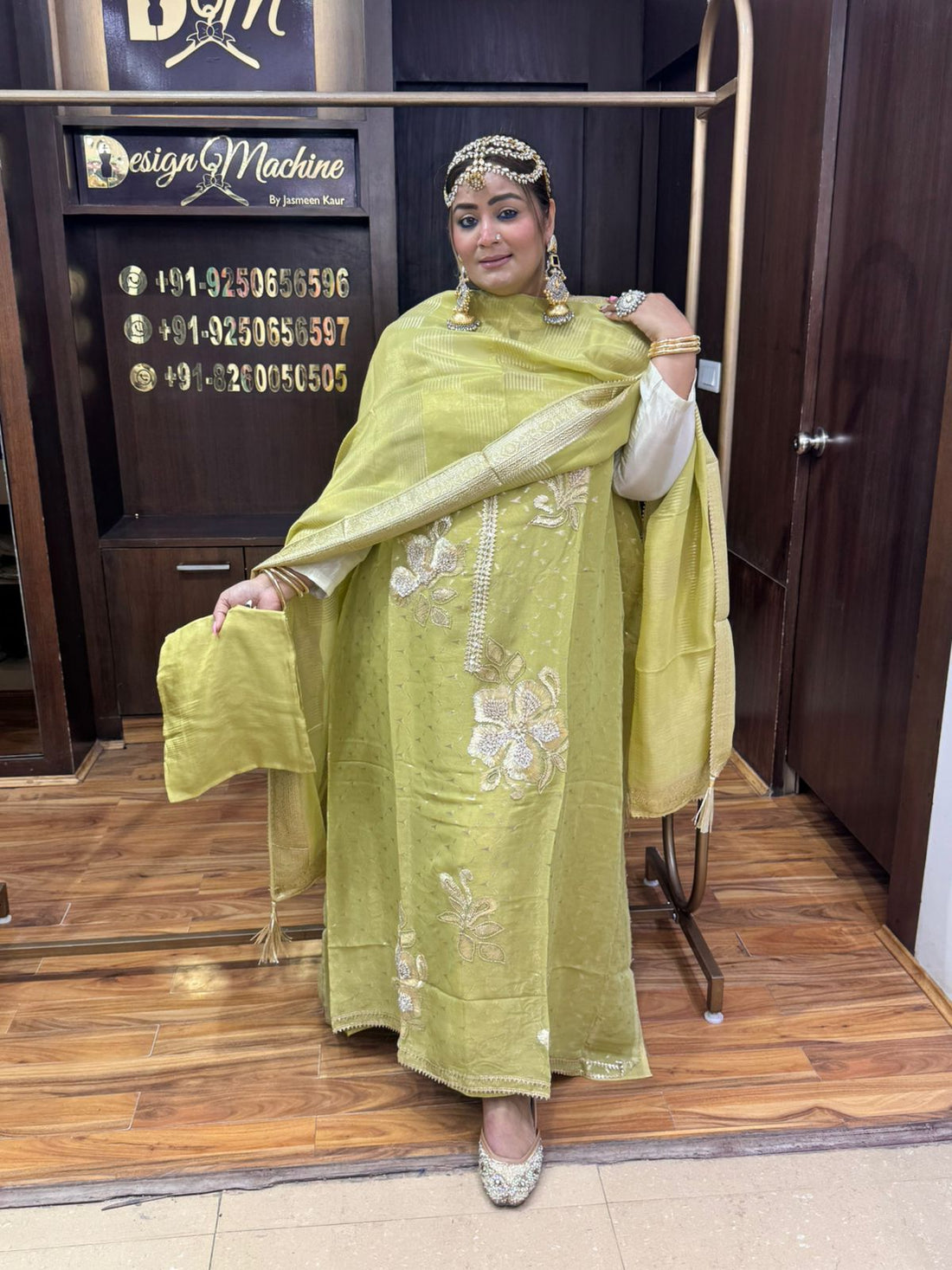 glass tissue unstitch suit – design.machine1